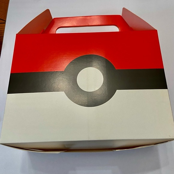 Pokemon | Toys | Pokemon Collectible Box With 5 Pcs Of Pokemon Cards ...